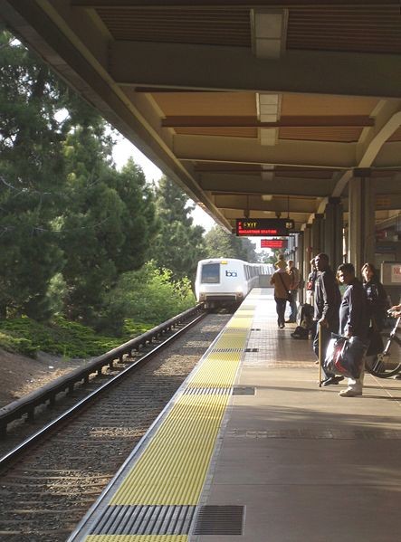 Banning Transit Strikes Is a Bad Idea for Democrats | East Bay Express ...