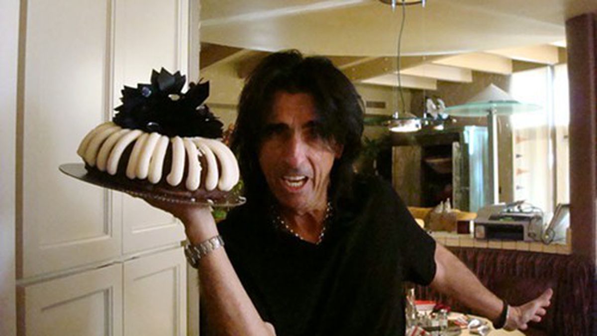 Free Cake! Punsters, Do Your Best (or Worst) | East Bay Express ...