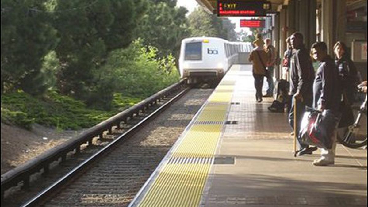 Banning Transit Strikes Is a Bad Idea for Democrats | East Bay Express ...