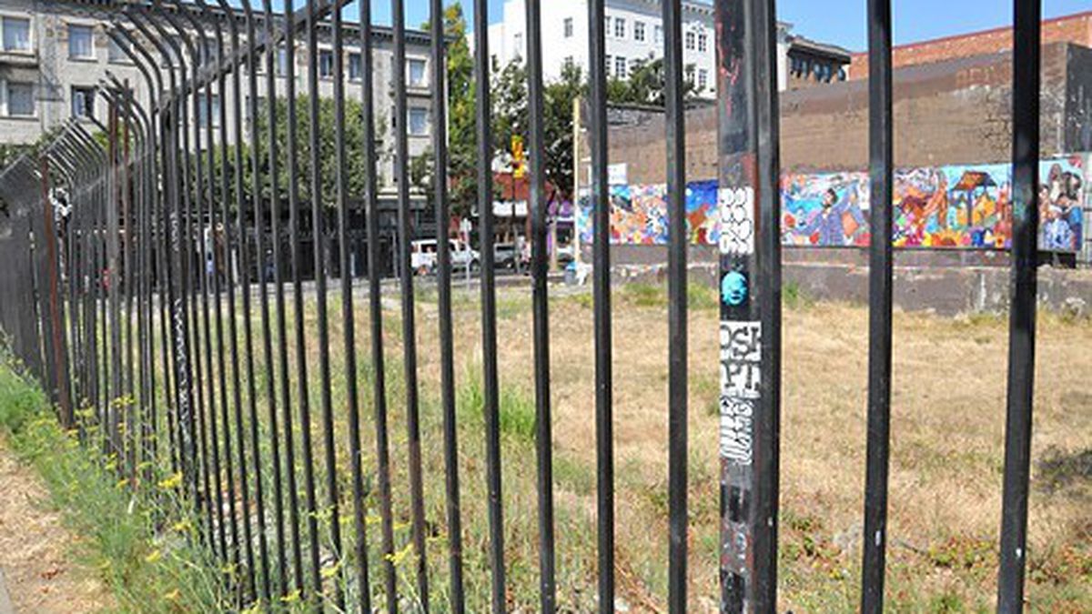 The Real Reason Telegraph Avenue Is Vacant? | East Bay Express ...