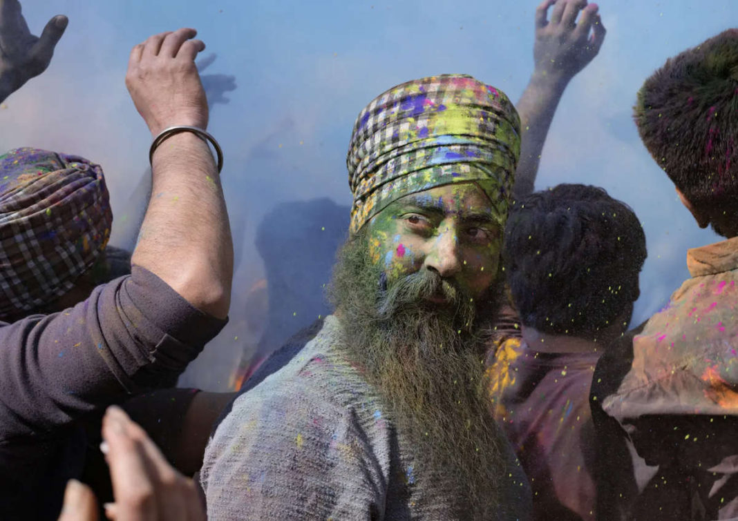 Photo exhibit pictures faith outside walls